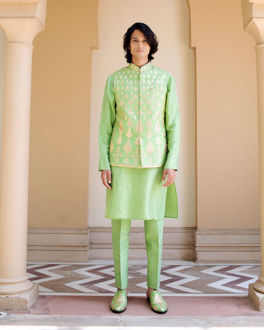 Dress to Impress with these Debonair Designer Bandi Set