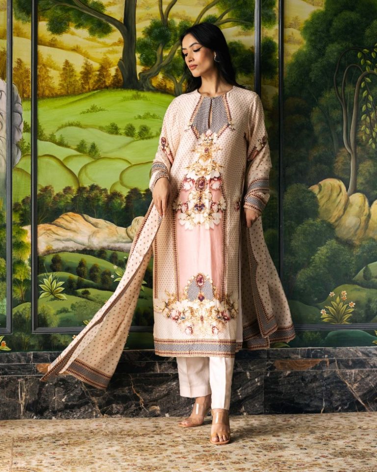 Best kurta sets online to inspire your traditional wardrobe