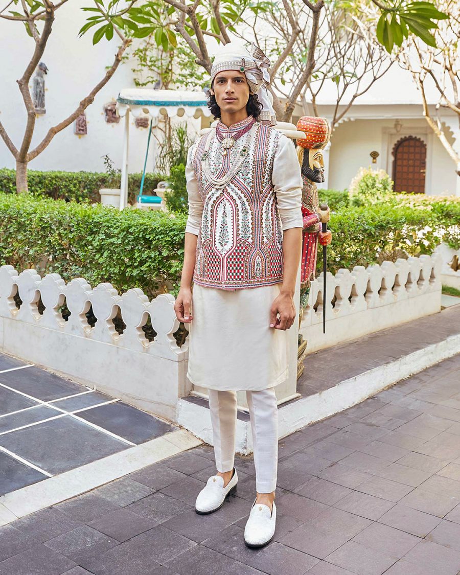 Latest bandi designs to add to your traditional wardrobe