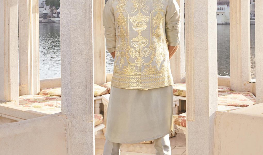 Dress to Impress with these Debonair Designer Bandi Set