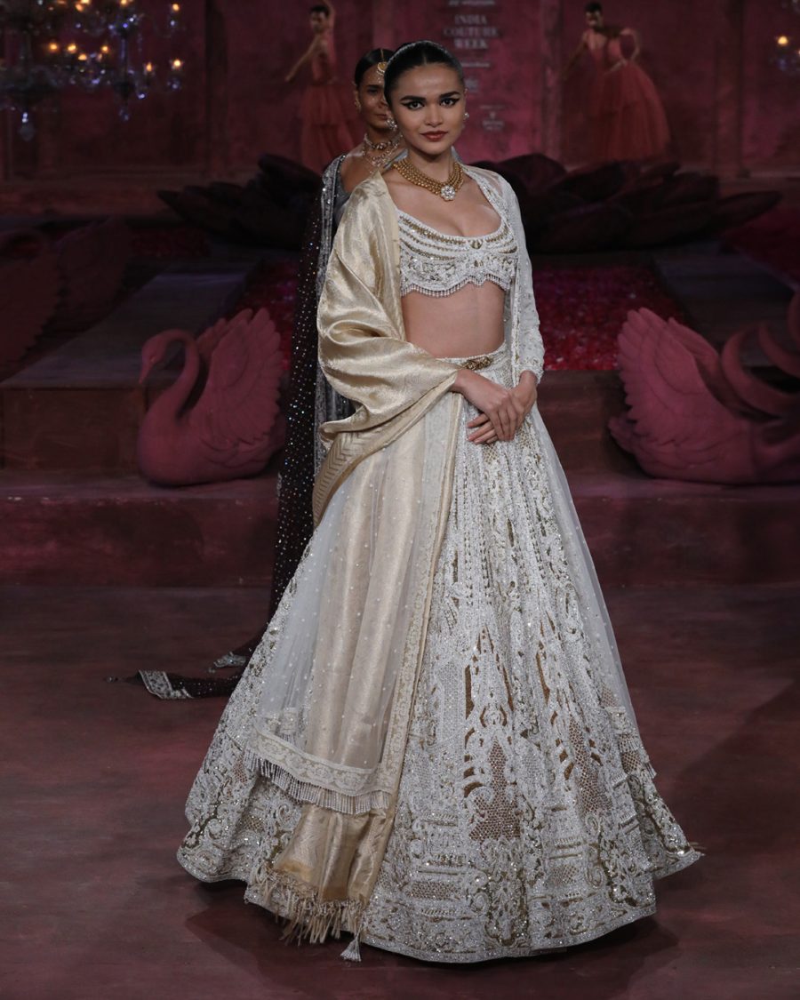 Falguni Shane Peacock join hands with Swadesh for India Couture Week